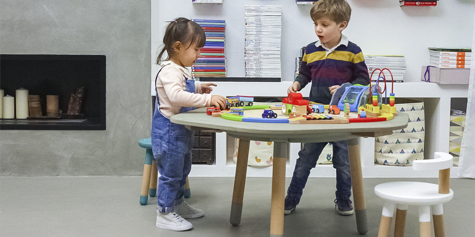 Multi-activity Stokke® MuTable™ Play Table for games, trains, puzzles ...